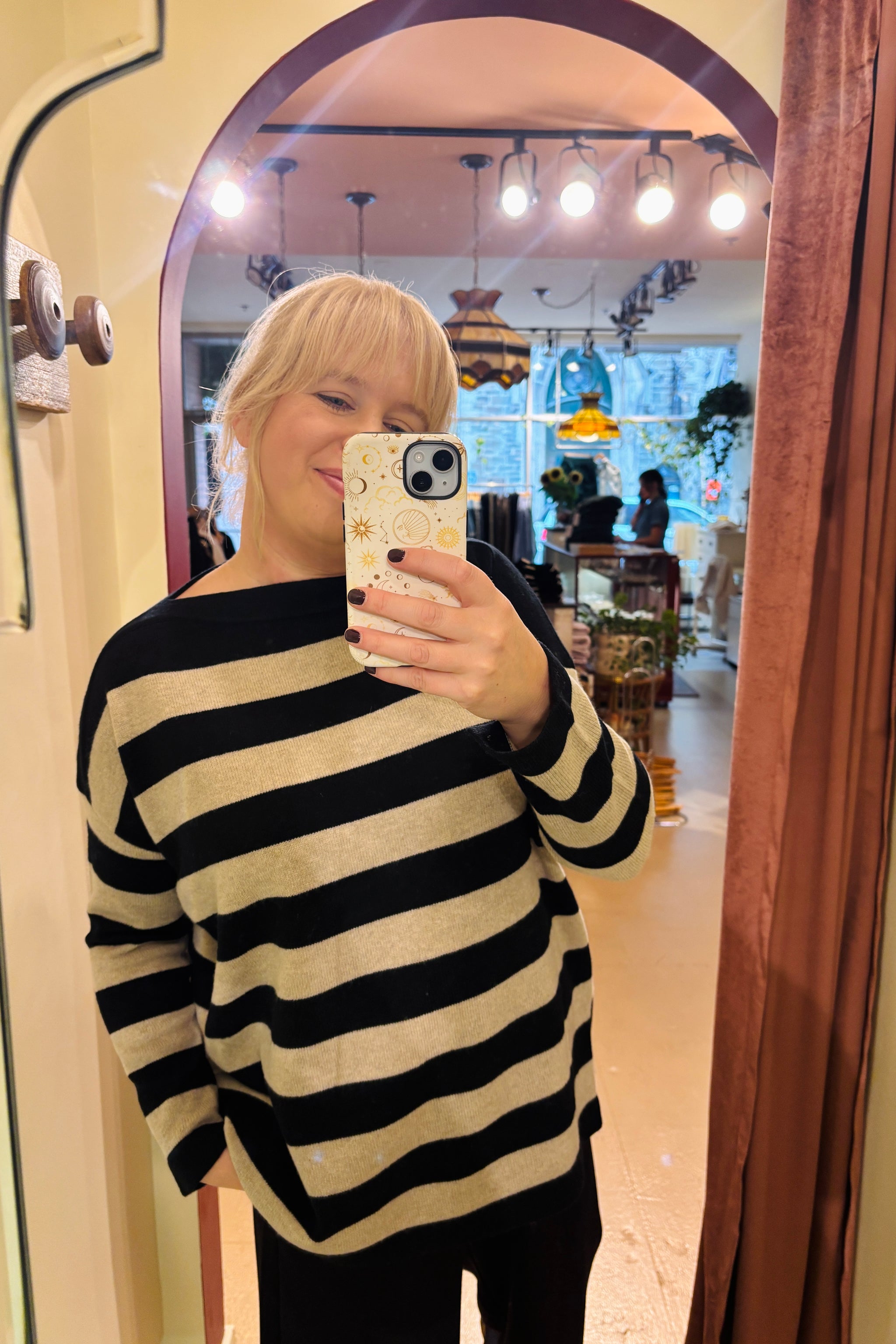Sweater en laine Maidele black / oat Naïf dispo chez Jupon Pressé ...